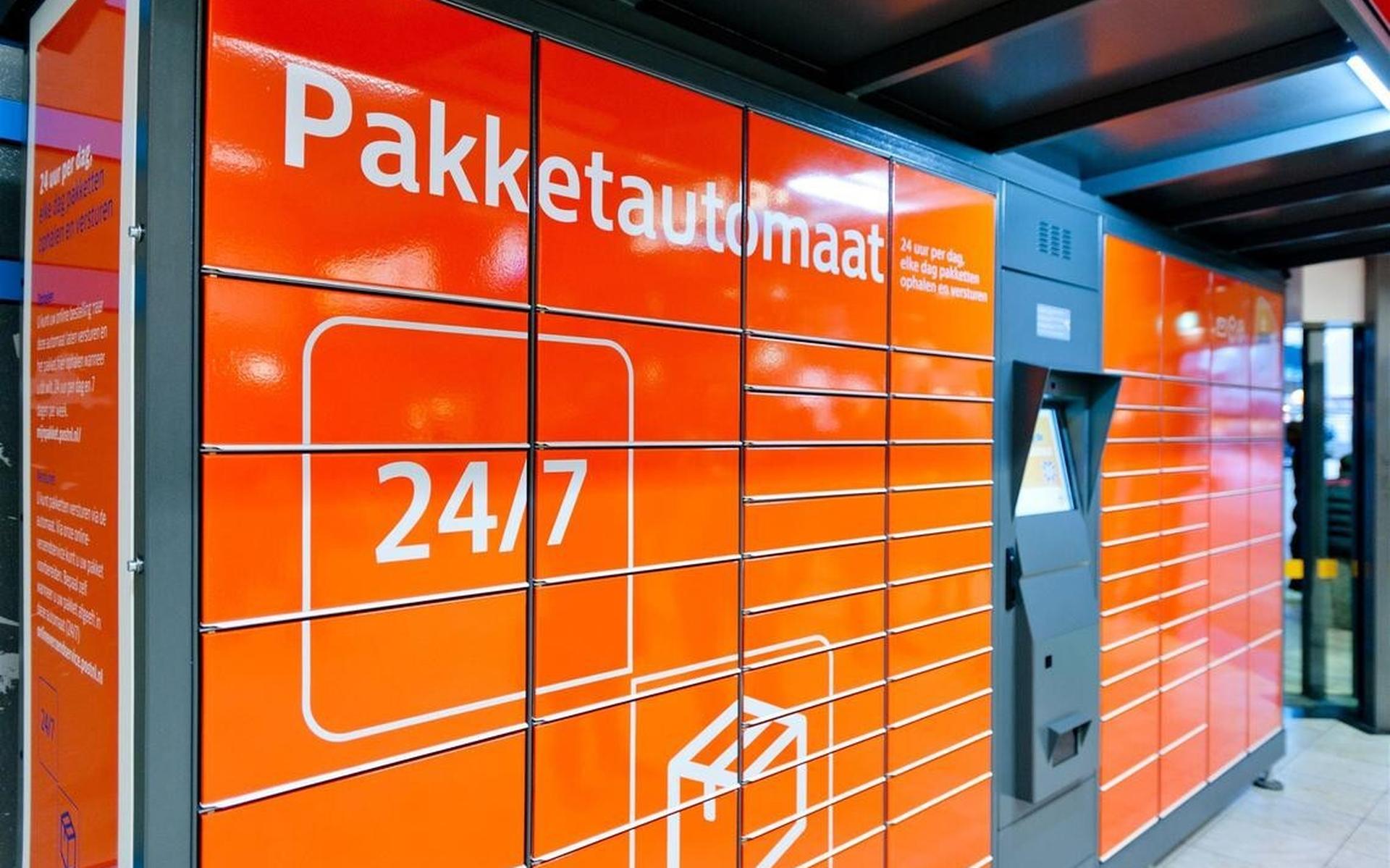 Inwoners Lelystad kunnen vanaf nu ook post in de bus doen bij ... Inwoners Lelystad kunnen vanaf nu ook post in de bus doen bij ...